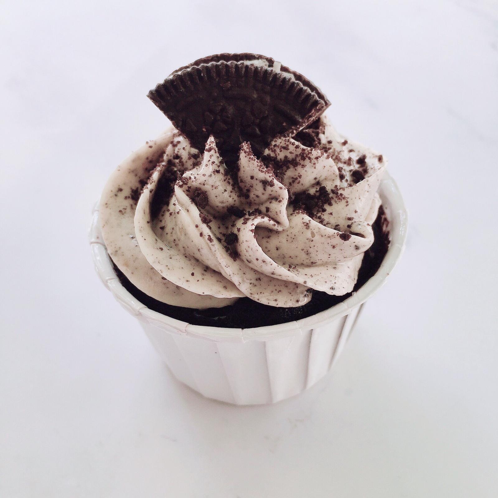 Oreos A La Chocolat (Oreos and Cream) - Sugared